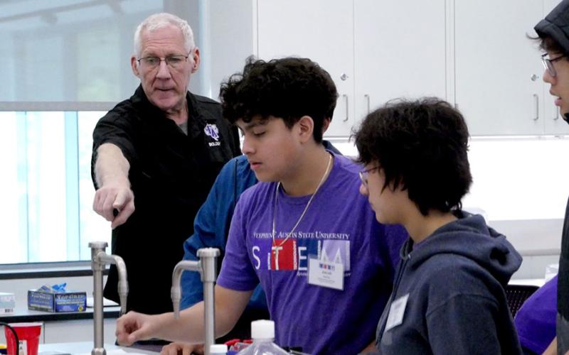 K-12 Outreach | STEM Education and Research Center | SFA